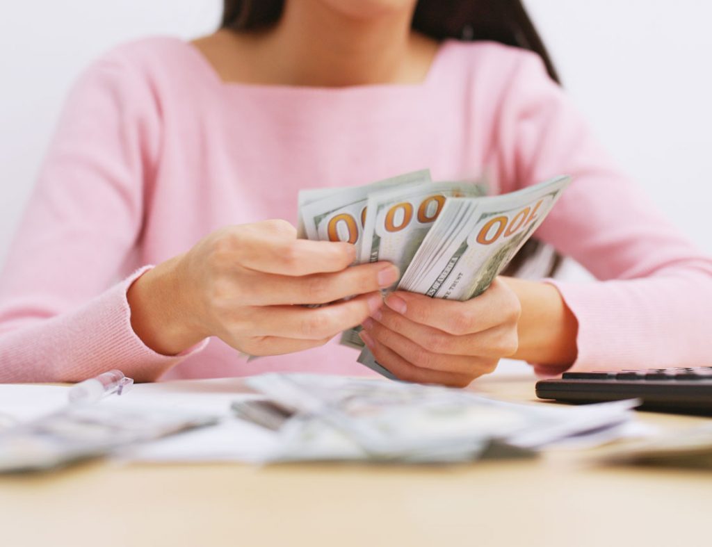Becoming a Money-Wise Woman: A Guide to Financial Independence ...